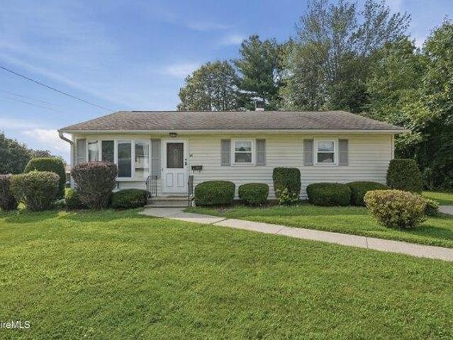 house with 3 bedroom, Pittsfield MA ES105059016