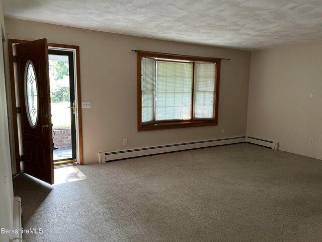 house with 3 bedroom, Pittsfield MA ES105092782