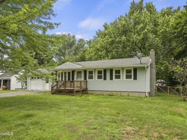 house with 3 bedroom, Pittsfield MA ES105106220