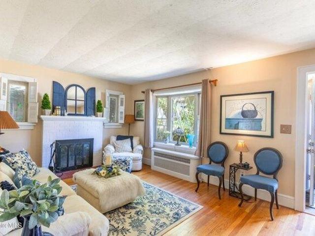house with 3 bedroom, Pittsfield MA ES105115682