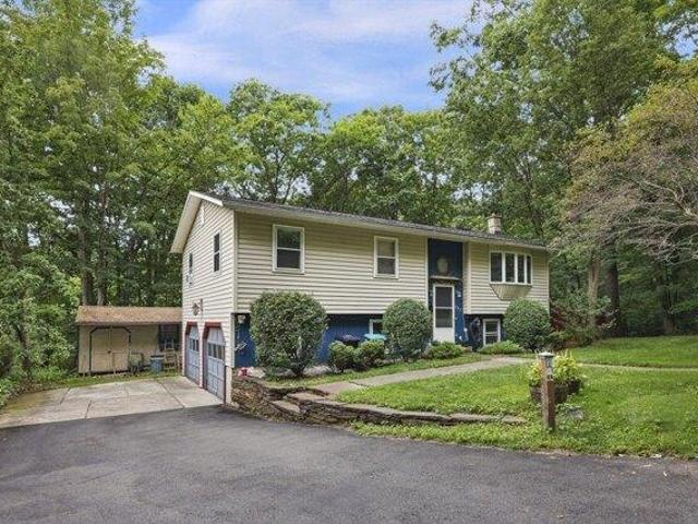 house with 3 bedroom, Pittsfield MA ES105230118