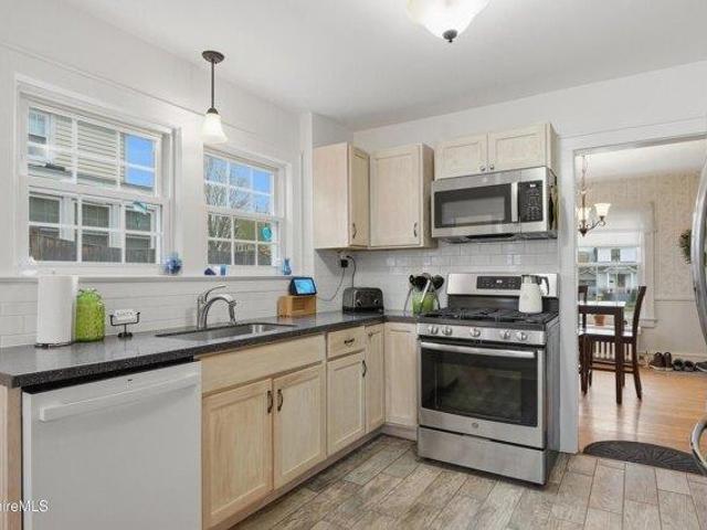 house with 3 bedroom, Pittsfield MA ES103774325