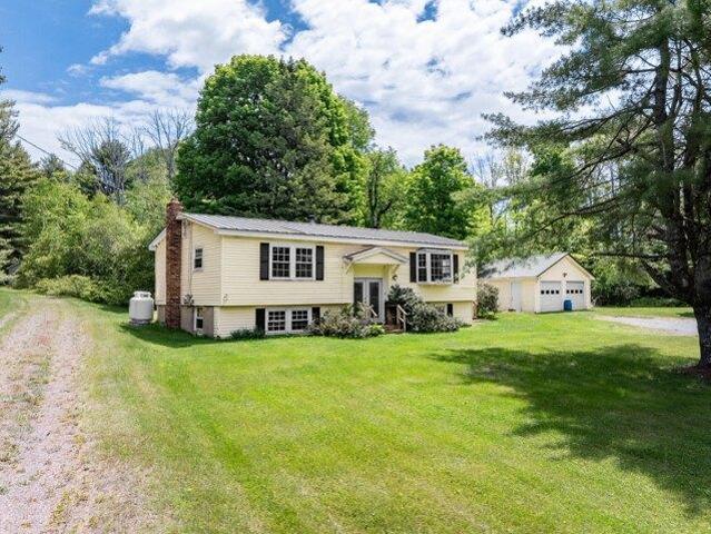 house with 3 bedroom, Pittsfield ME DLS103125176