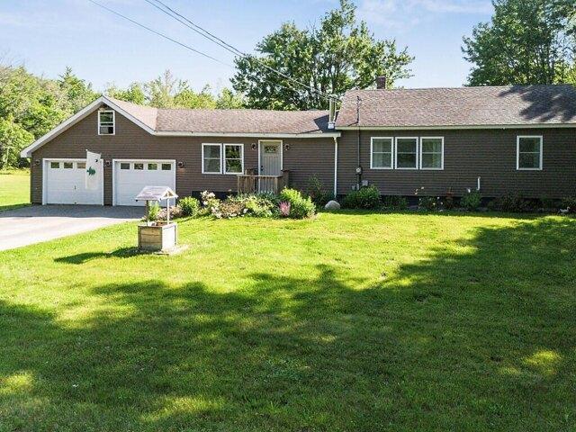 house with 3 bedroom, Pittsfield ME ES104946693
