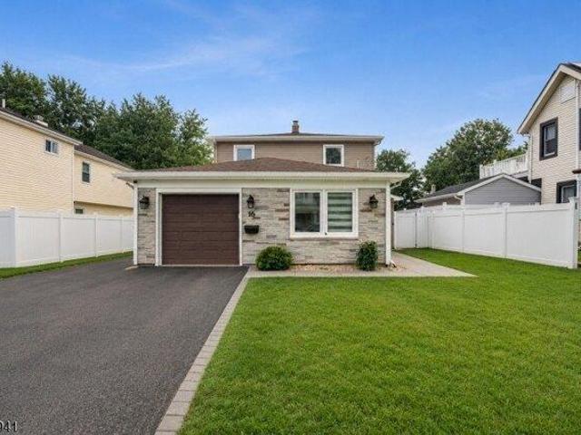 house with 3 bedroom, Pompton Lakes NJ ES104375347