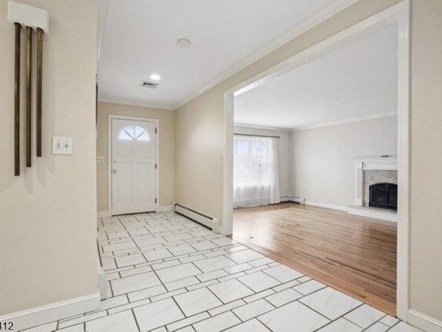 house with 3 bedroom, Pompton Lakes NJ ES104809006