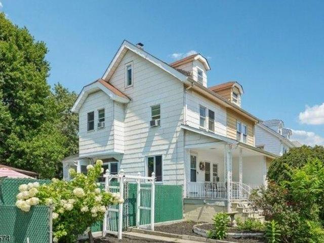 house with 3 bedroom, Pompton Lakes NJ ES105140832