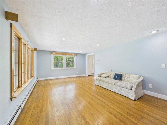 house with 3 bedroom, Pocasset MA ES105081435