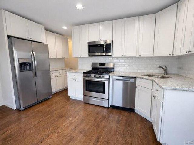 house with 3 bedroom, Port Jefferson NY ES103625504