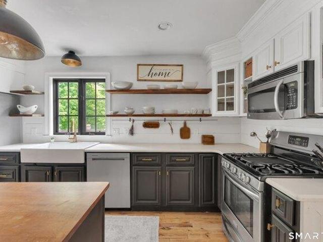 house with 3 bedroom, Portland CT ES103071903