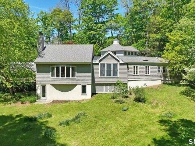 house with 3 bedroom, Portland CT ES104833150