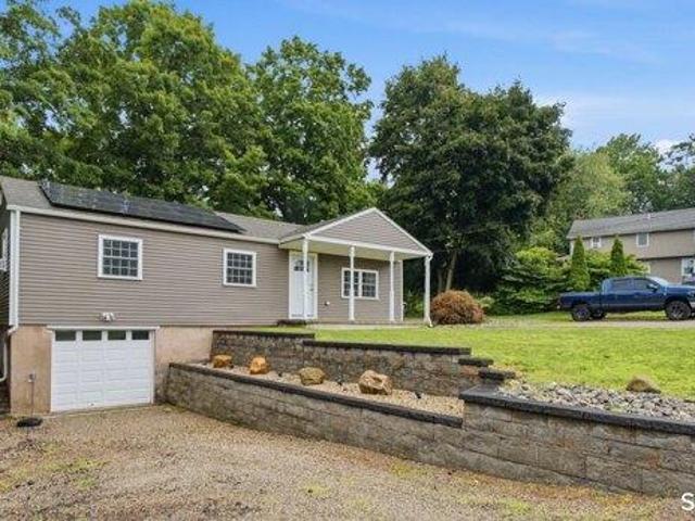 house with 3 bedroom, Portland CT ES104833773