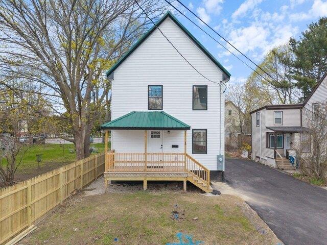 house with 3 bedroom, Portland ME DLS102061860