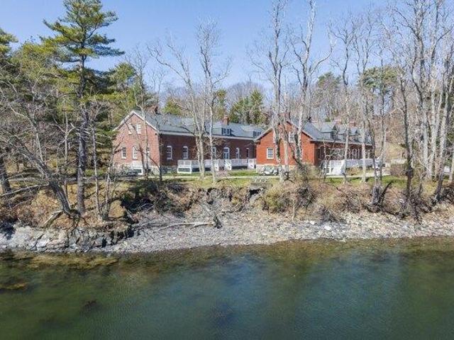 house with 3 bedroom, Portland ME DS102708903