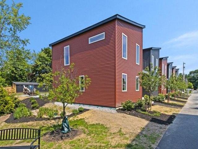 house with 3 bedroom, Portland ME ES105172398