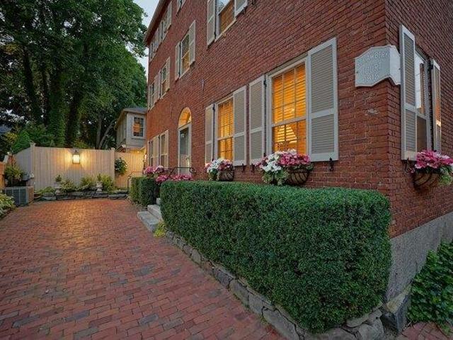 house with 3 bedroom, Portsmouth NH DS104410282