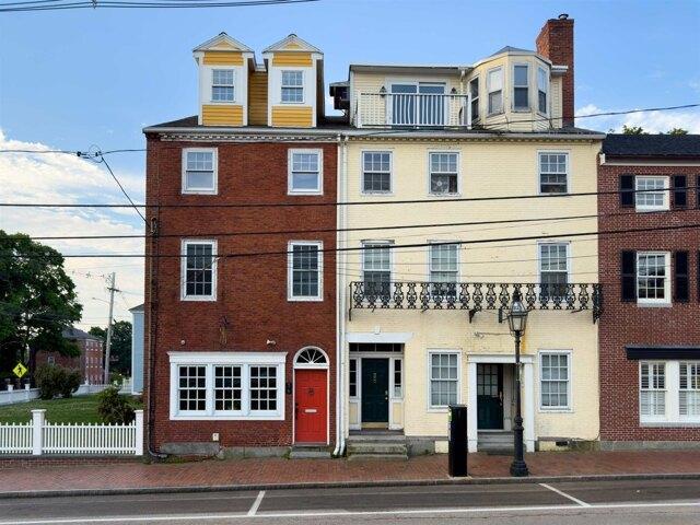 house with 3 bedroom, Portsmouth NH ES104044881