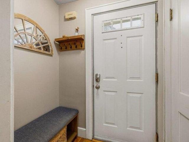 house with 3 bedroom, Portsmouth NH ES104114925