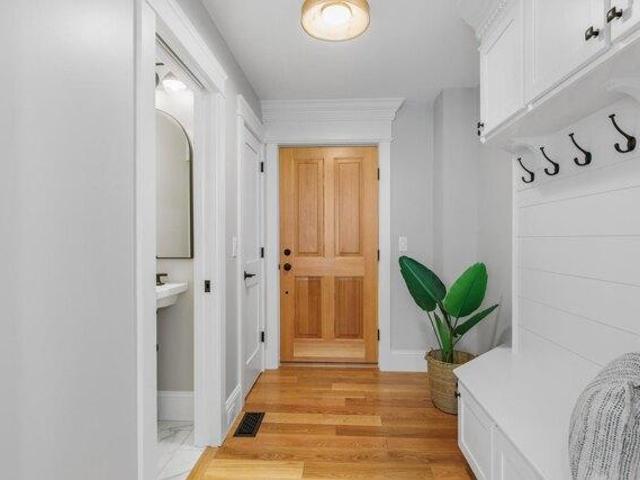 house with 3 bedroom, Portsmouth NH ES104153098