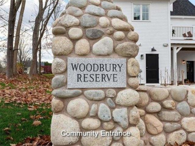 house with 3 bedroom, Portsmouth NH ES104192424
