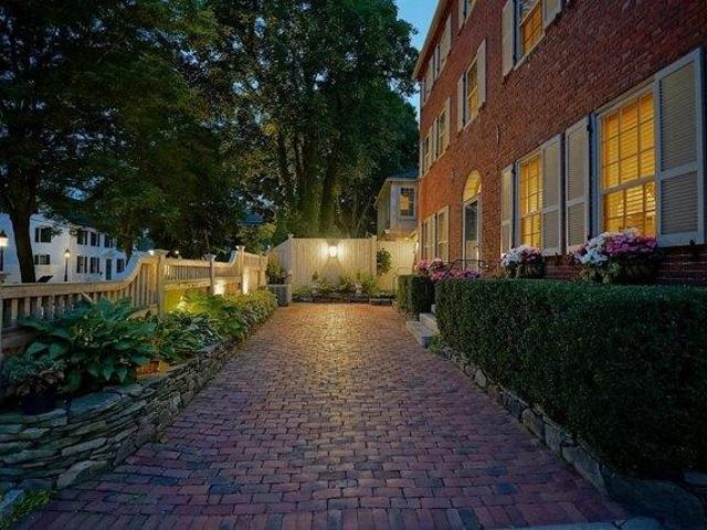 house with 3 bedroom, Portsmouth NH ES104410282