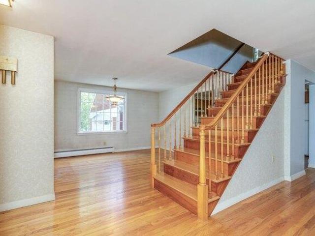 house with 3 bedroom, Portsmouth NH ES105204144