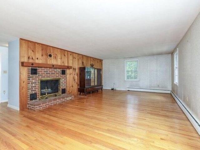 house with 3 bedroom, Portsmouth NH ES105204146