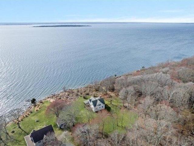 house with 3 bedroom, Portsmouth RI ES104152159