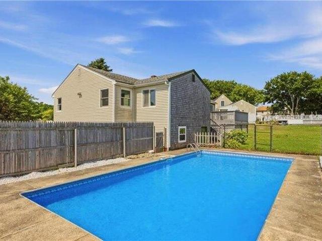 house with 3 bedroom, Portsmouth RI ES104833389
