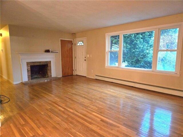 house with 3 bedroom, Portsmouth RI ES105123367