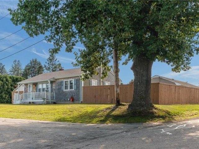 house with 3 bedroom, Portsmouth RI ES105174253