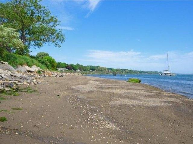 house with 3 bedroom, Portsmouth RI ES105173766