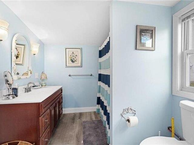 house with 3 bedroom, Portsmouth RI ES105230756