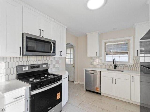 house with 3 bedroom, Plainfield NJ ES104375329
