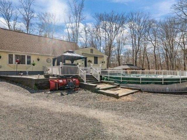 house with 3 bedroom, Plainfield CT ES104568359