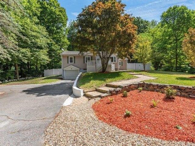 house with 3 bedroom, Plainville MA ES104442884