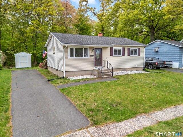house with 3 bedroom, Plainville CT DLS102346800