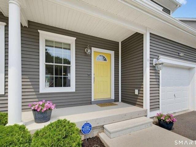 house with 3 bedroom, Plainville CT ES104330204