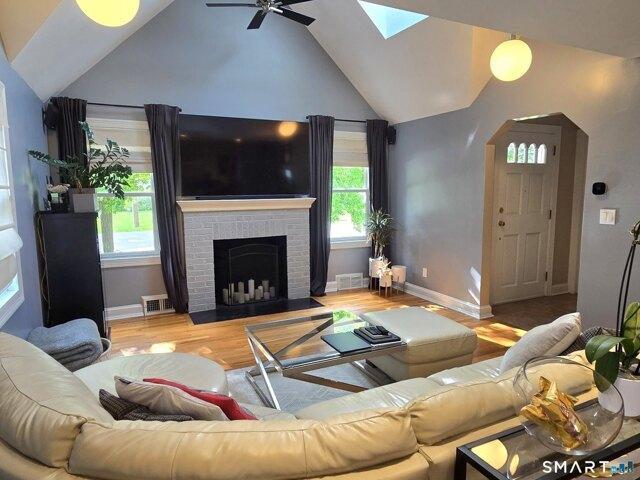 house with 3 bedroom, Plainville CT ES105125378
