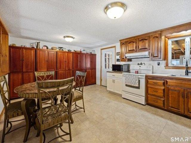 house with 3 bedroom, Plainville CT ES105123983