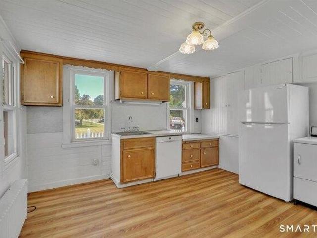 house with 3 bedroom, Plainville CT ES105192474