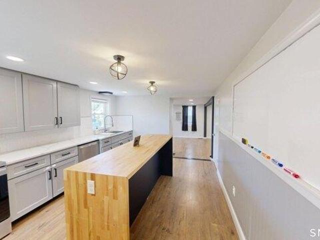 house with 3 bedroom, Plainville CT ES105233361