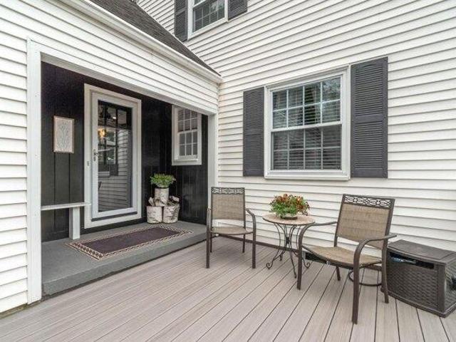 house with 3 bedroom, Plaistow NH ES104789869