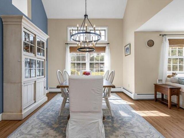 house with 3 bedroom, Plaistow NH ES105126984