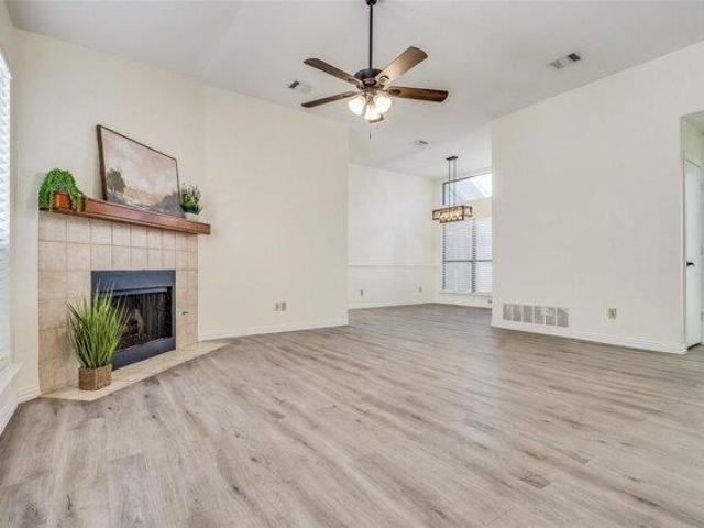 house with 3 bedroom, Plano TX DLS93106497