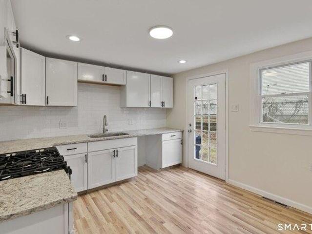 house with 3 bedroom, Plymouth CT DLS101801300