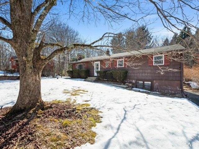 house with 3 bedroom, Plymouth CT DLS102346477
