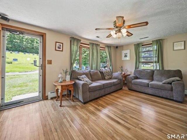 house with 3 bedroom, Plymouth CT DS104351427