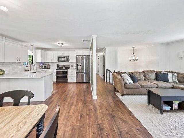 house with 3 bedroom, Plymouth CT ES103126151