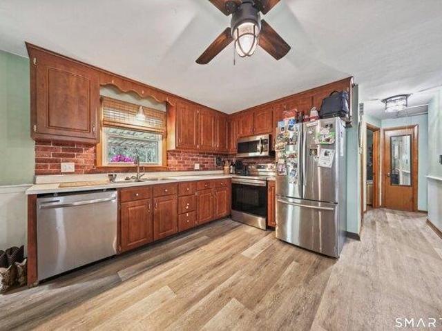 house with 3 bedroom, Plymouth CT ES105140265